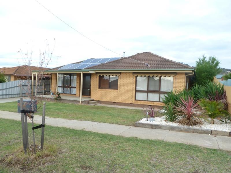 10 Maxwell Drive, Wodonga, VIC 3690 - realestate.com.au