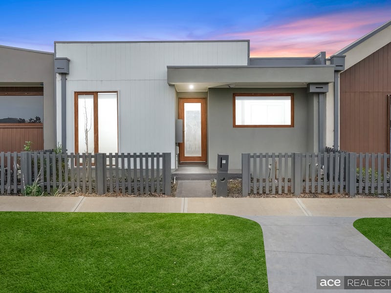 11 Kangas Walk, Truganina, Vic 3029 - Property Details