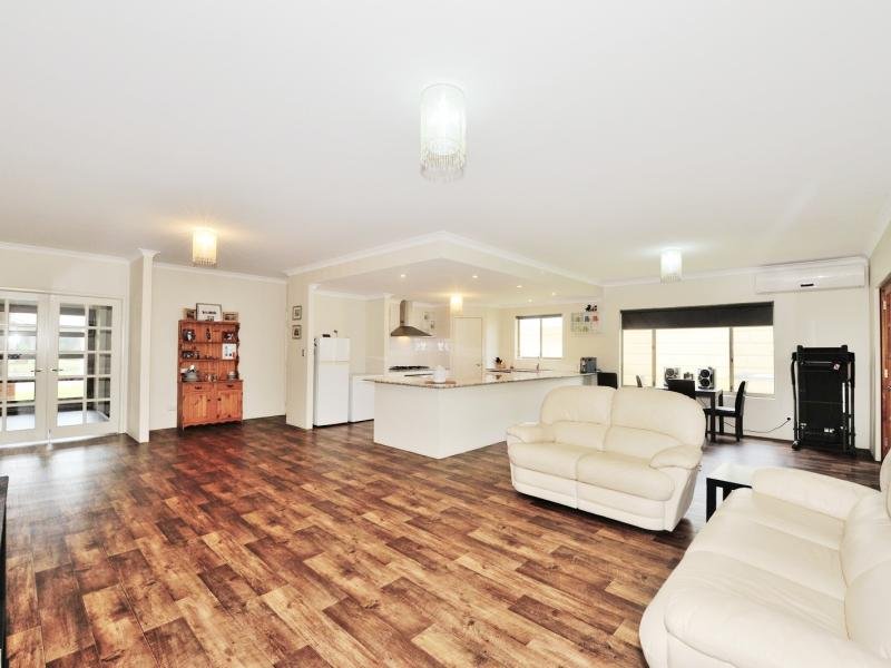 4 Wedgetail Close, Singleton, WA 6175 - Property Details