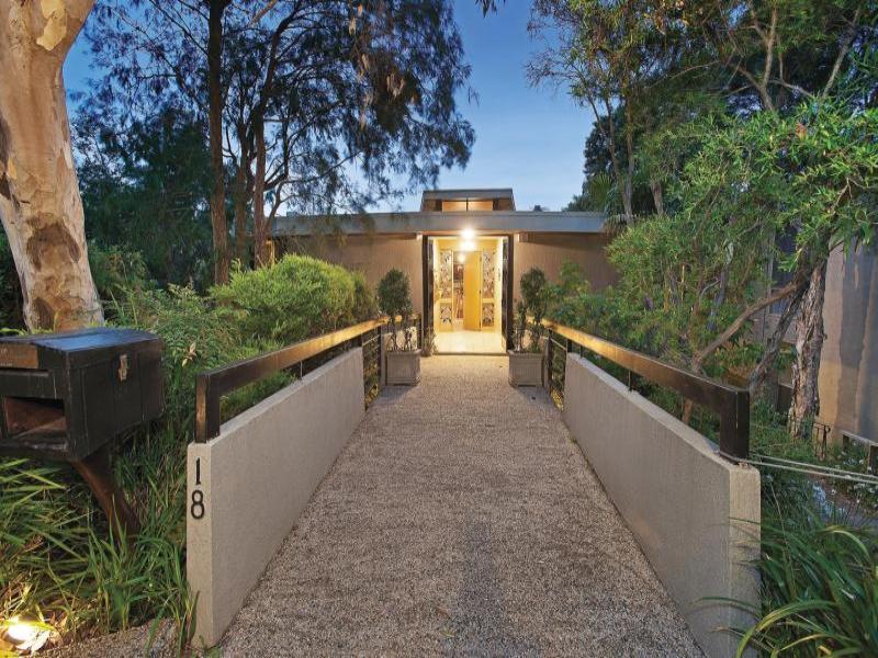 18 Raheen Drive, Kew, Vic 3101 - Property Details