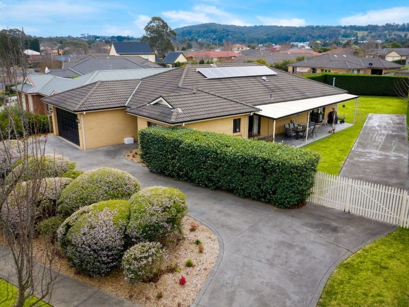 52 Emily Circuit, Bowral, NSW 2576 - Property Details