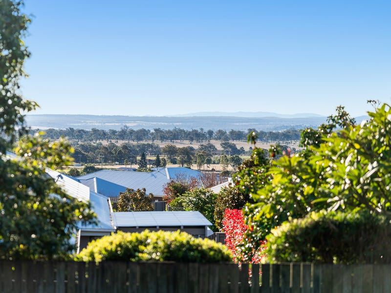 11 Finch Way, Highfields, Qld 4352 - Property Details