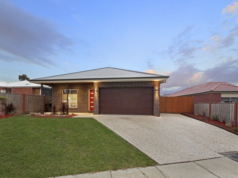 18 Village Green Drive, Kyneton, Vic 3444 - Property Details