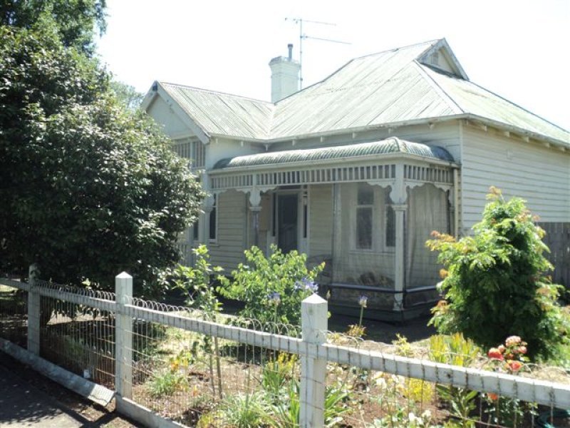 31 Collins Street, Hamilton, Vic 3300 - Property Details