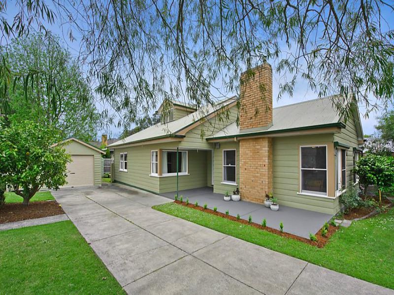 4 Devon Drive, Blackburn North, VIC 3130 - realestate.com.au