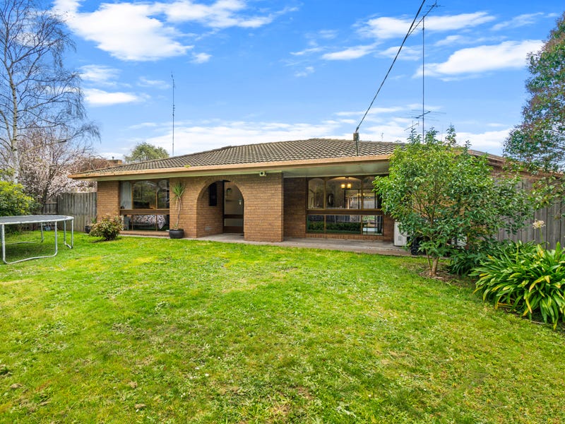 35 Walker Parade, Churchill, Vic 3842 - Property Details