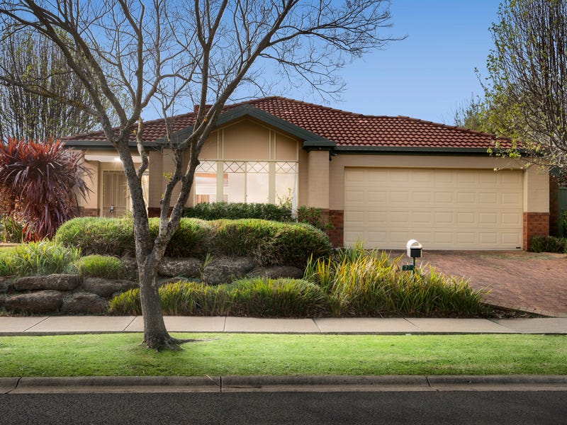 27 Waterside Drive, Cranbourne East, VIC 3977 - realestate.com.au