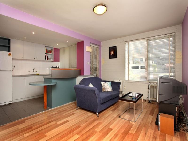 4/332 Pascoe Vale Road, Essendon, Vic 3040 - Property Details