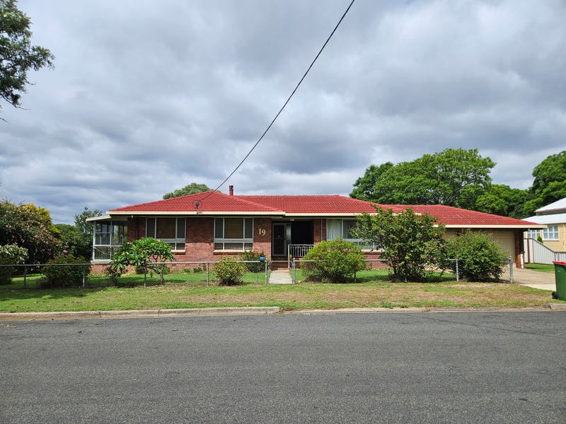 19 Hill Street, Pittsworth, QLD 4356 - realestate.com.au