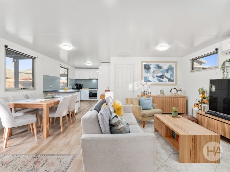 104 Eramosa Road East, Somerville, Vic 3912 - Property Details