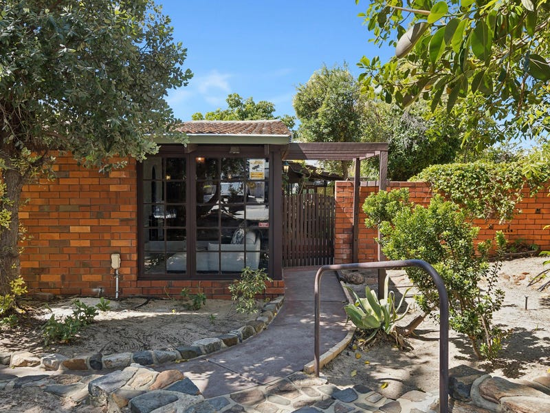 Real Estate & Property for Sale in 4 Middle Cove, Kallaroo, WA 6025 (+1 ...