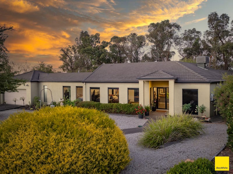 10 Golden Glade, Strathdale, Vic 3550 - Property Details