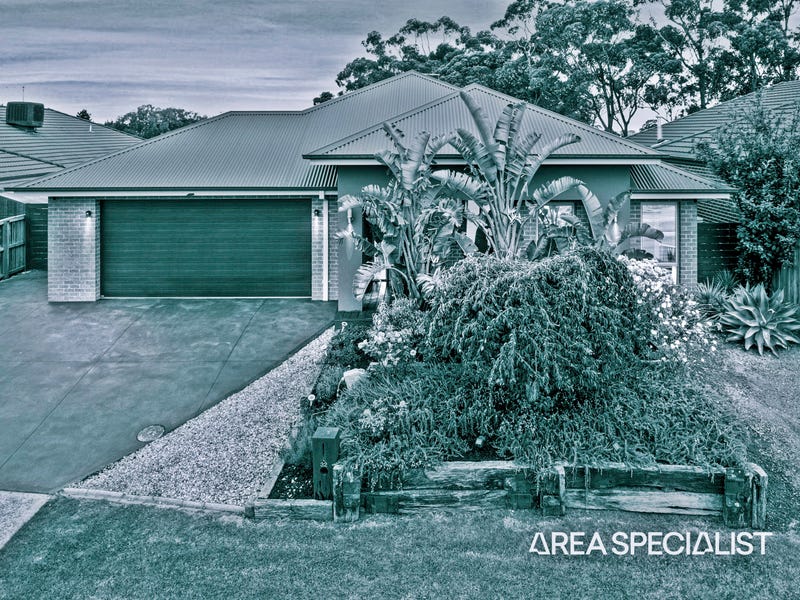 32 Arthur Phillip Drive, Pakenham, Vic 3810 - Property Details