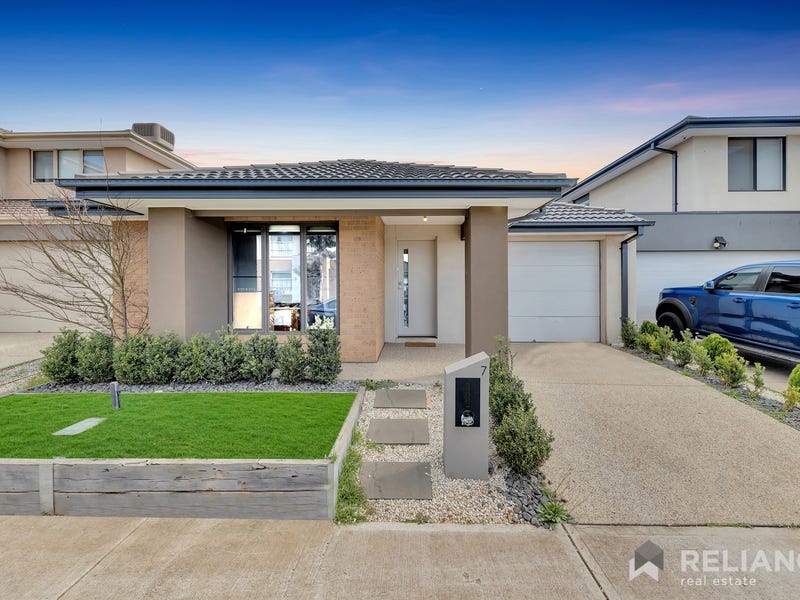 7 Harry Drive, Thornhill Park, VIC 3335 - realestate.com.au