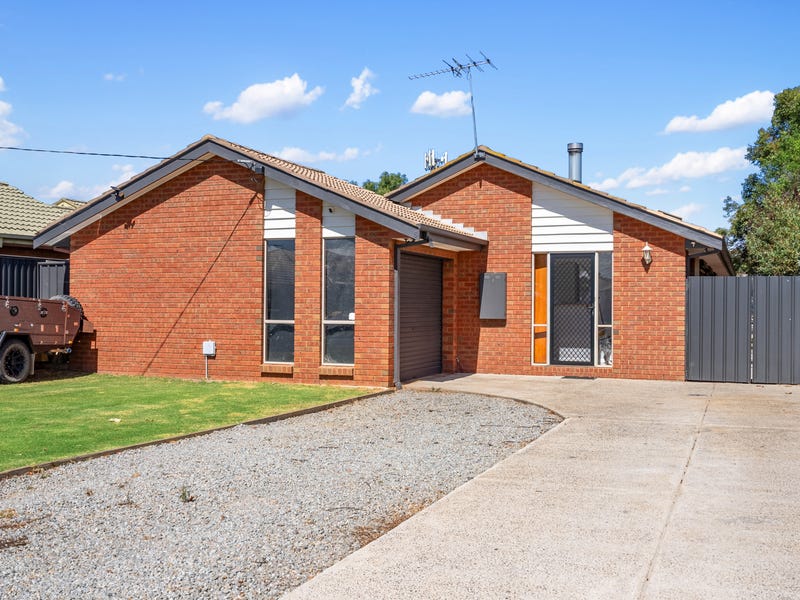 5 Somerton Court, Darley, Vic 3340 - Property Details