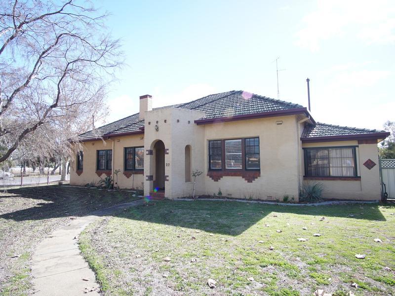 27 Twynam Street, Narrandera, NSW 2700 - Property Details