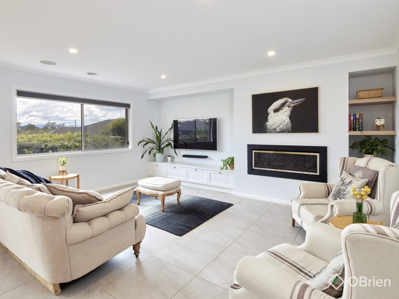 Real Estate & Property for Sale in Clyde North, VIC 3978 (+1 location ...