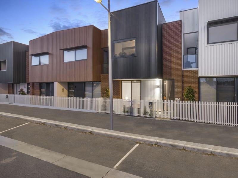 10 Coxon Street, Officer, Vic 3809 - Property Details