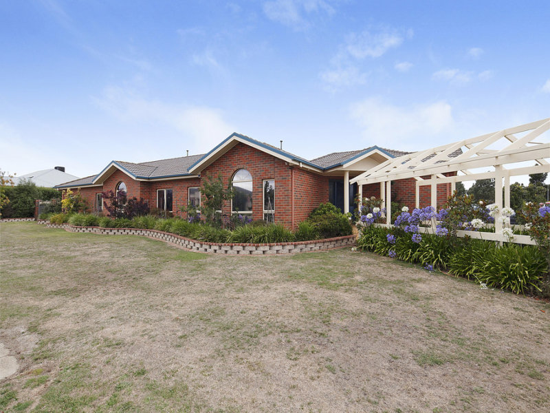 1 Abbey Court, Alfredton, Vic 3350 - Property Details