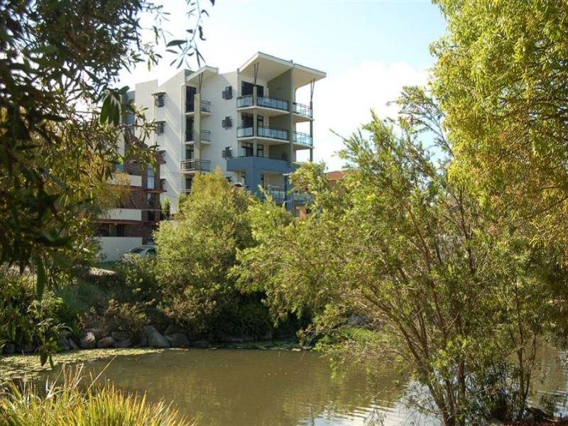3/33 Humpybong Esplanade, Redcliffe, Qld 4020 - Property Details