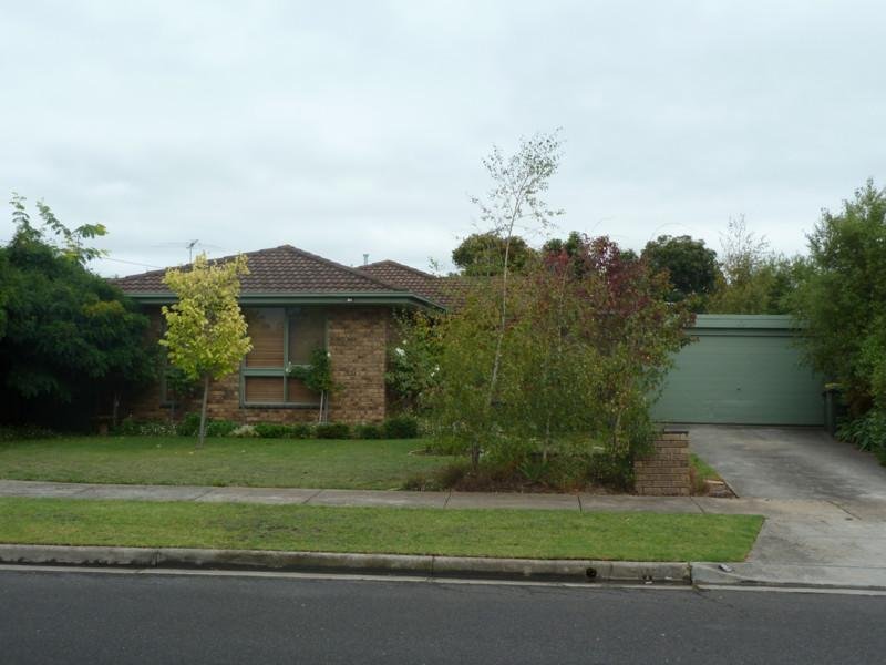 2 Crestmoor Drive, Highton, VIC 3216 - realestate.com.au