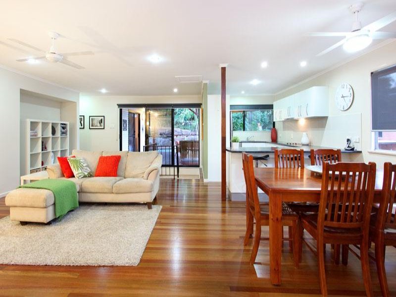 25 Dumbarton Dr, Kenmore, Qld 4069 - Property Details