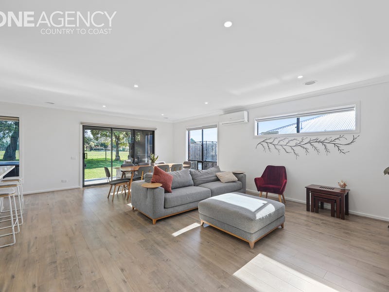 30 Byron Drive, Drouin, Vic 3818 - Property Details