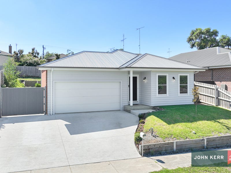 30 Amaroo Way, Newborough, Vic 3825 - Property Details