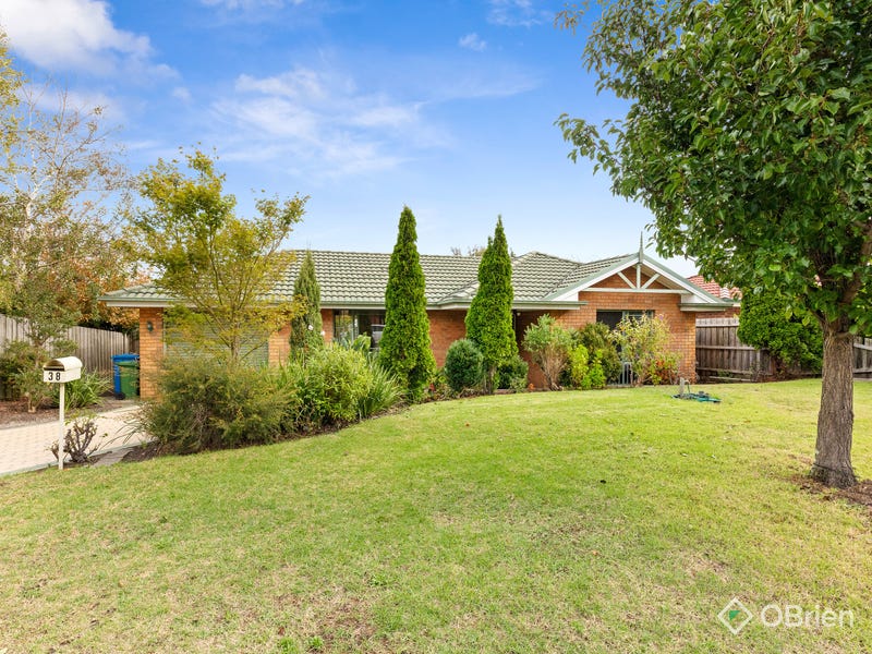 38 Hartsmere Drive, Berwick, Vic 3806 - Property Details