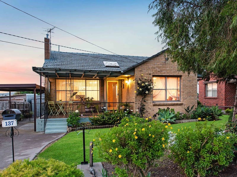 137 Sunset Boulevard, Jacana, Vic 3047 - Property Details