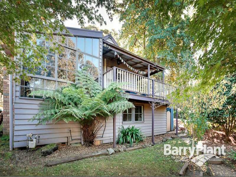 11 Baker Street, Cockatoo, Vic 3781 - Property Details