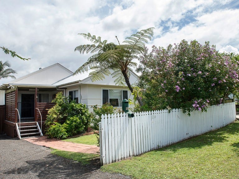 20 First Ave, Labrador, Qld 4215 - Property Details
