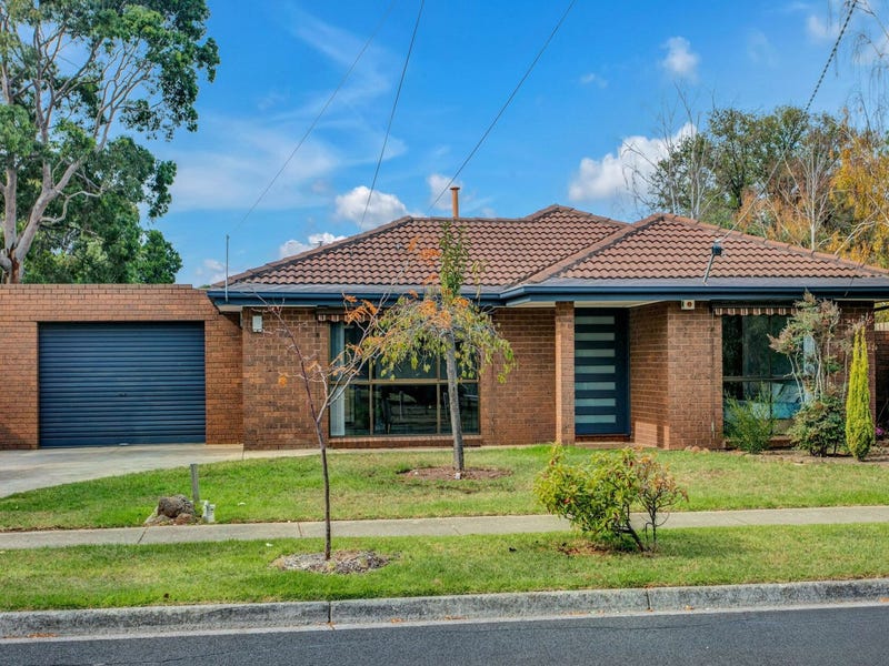 14 Manorvale Parade, Werribee, VIC 3030 - realestate.com.au