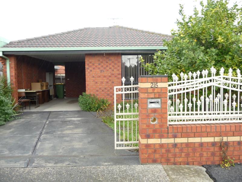 25 Lewis Street, Kingsville, VIC 3012 - realestate.com.au