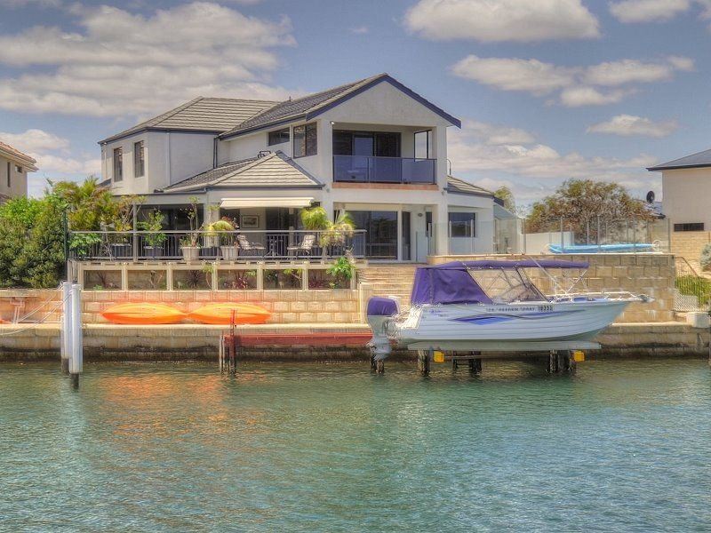 11 Avocet Island Quay, Wannanup, WA 6210 - Property Details