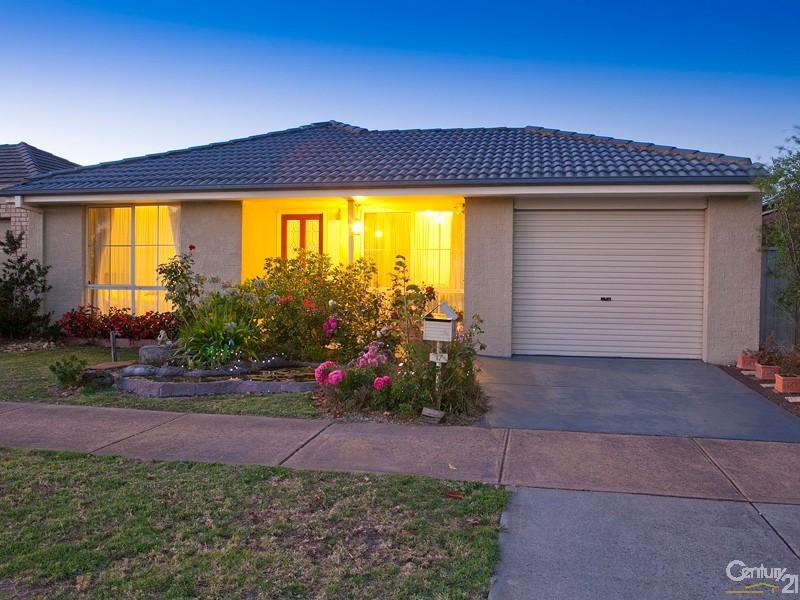 17 Buchan Green, Pakenham, Vic 3810 - Property Details