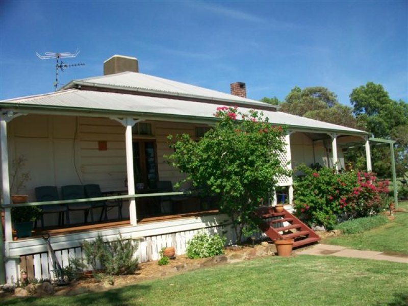 135 Corfe Road, Roma, Qld 4455 - Property Details