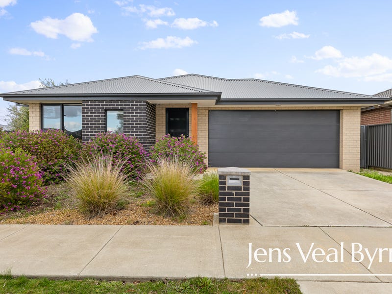 1 Marxsen Parade, Lucas, Vic 3350 - Property Details