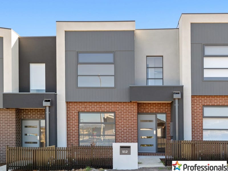 112 Carnival Boulevard, Berwick, VIC 3806 - realestate.com.au