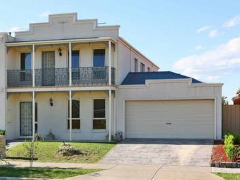 4 Blue Moon Way, Sydenham, VIC 3037 - realestate.com.au