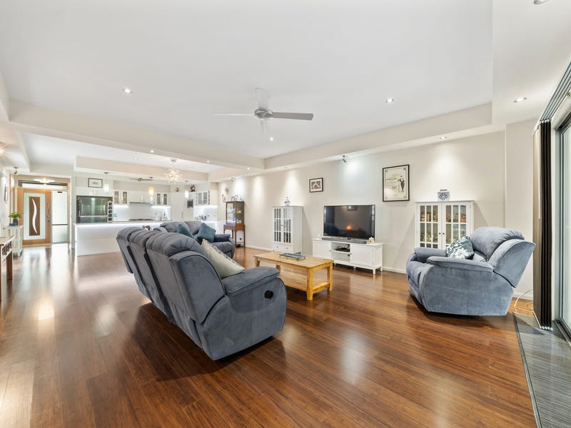 2/11 Rathbone Place, Labrador, Qld 4215 - Property Details