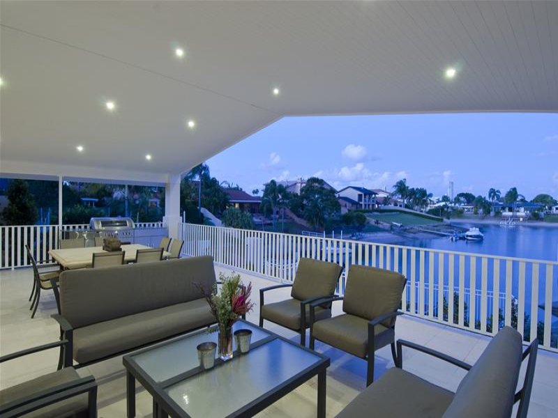 8 Rannock Avenue, Benowa, QLD 4217 - realestate.com.au