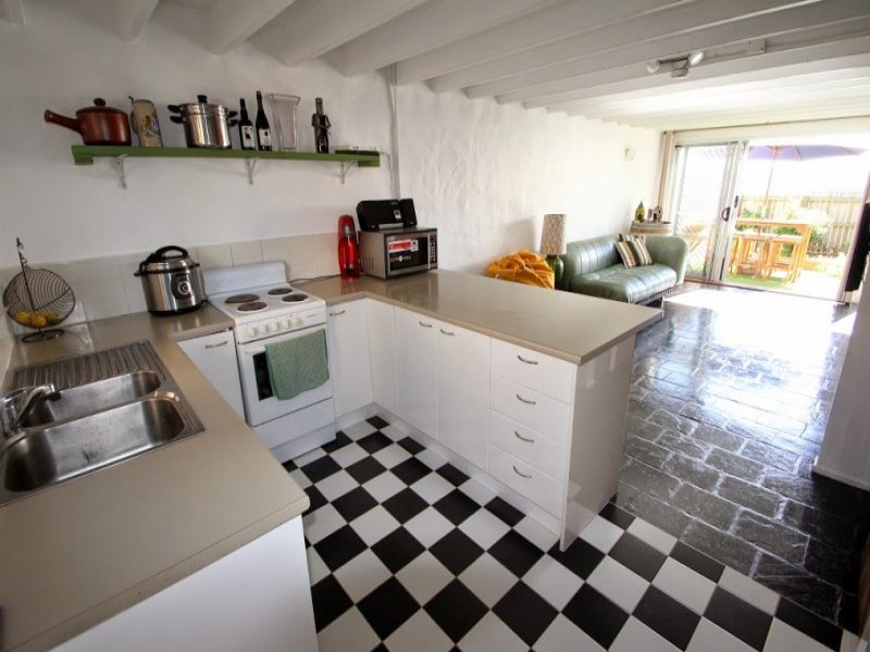 2/44 Lawrence Street, Mooloolaba, Qld 4557 - Property Details