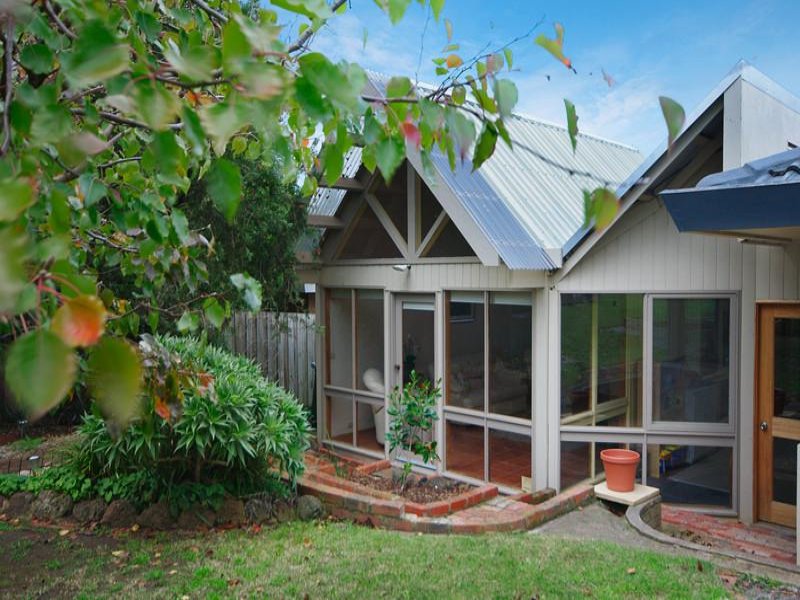 6 Barimba Court, Leopold, Vic 3224 - Property Details