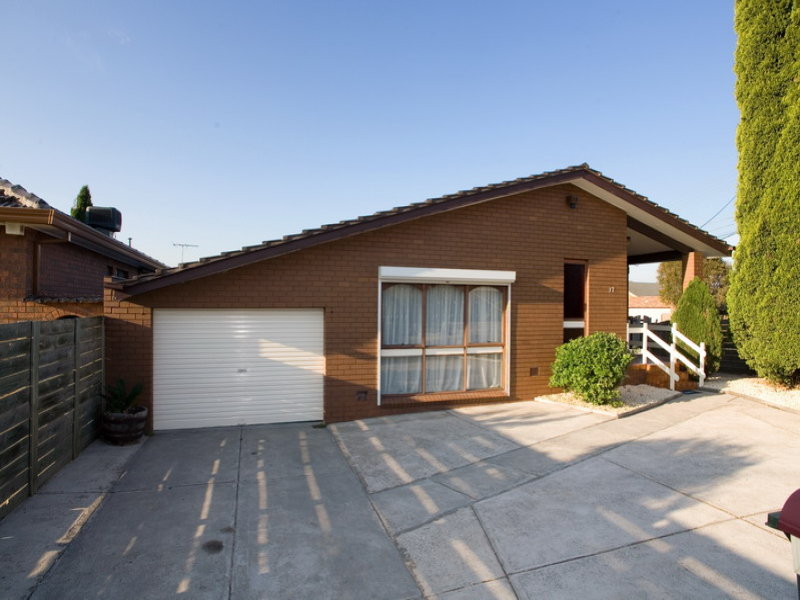 32 Brookland Grove, Thomastown, Vic 3074 - Property Details