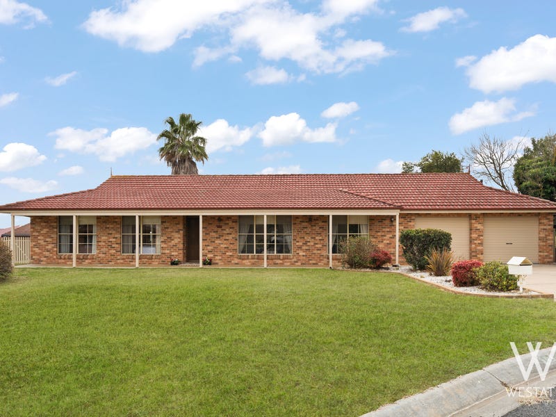 11 Lindrum Place, Windradyne, NSW 2795 - Property Details
