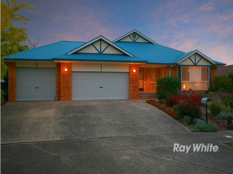 11 Prestwick Green, Cranbourne, Vic 3977 - Property Details