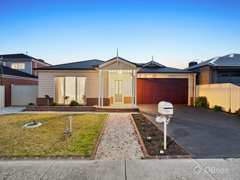 95 Bluehills Boulevard, Pakenham, Vic 3810 - Property Details