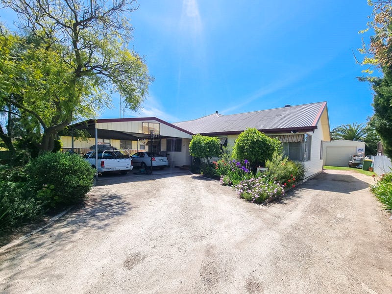 49 Shadforth Street, Kerang, Vic 3579 - Property Details