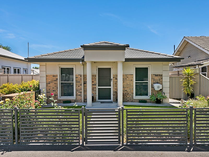 1/42 Sternberg St, Kennington, Vic 3550 - Property Details